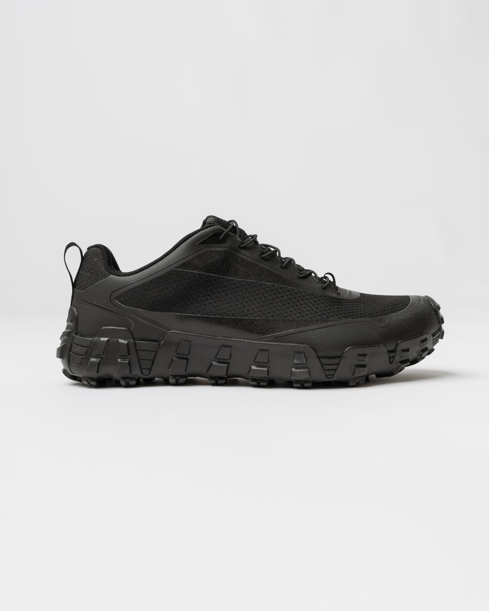 Norse Projects Lace Up Hyper Runner V08 in Black Curated at Jake and Jones